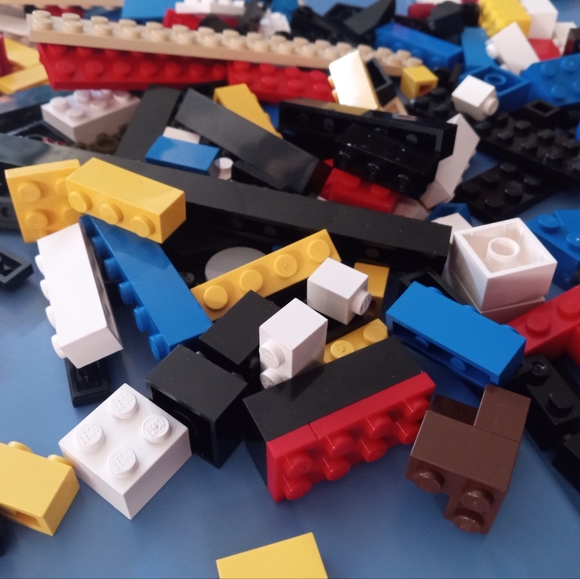 Lego | Toys | Lego 2lb Lot Wmixed Bricks Plates Mostly Blue Red White ...